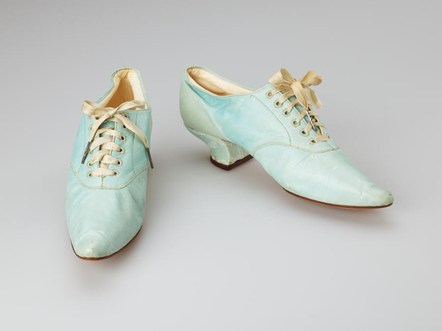 Women's shoes | RISD Museum
