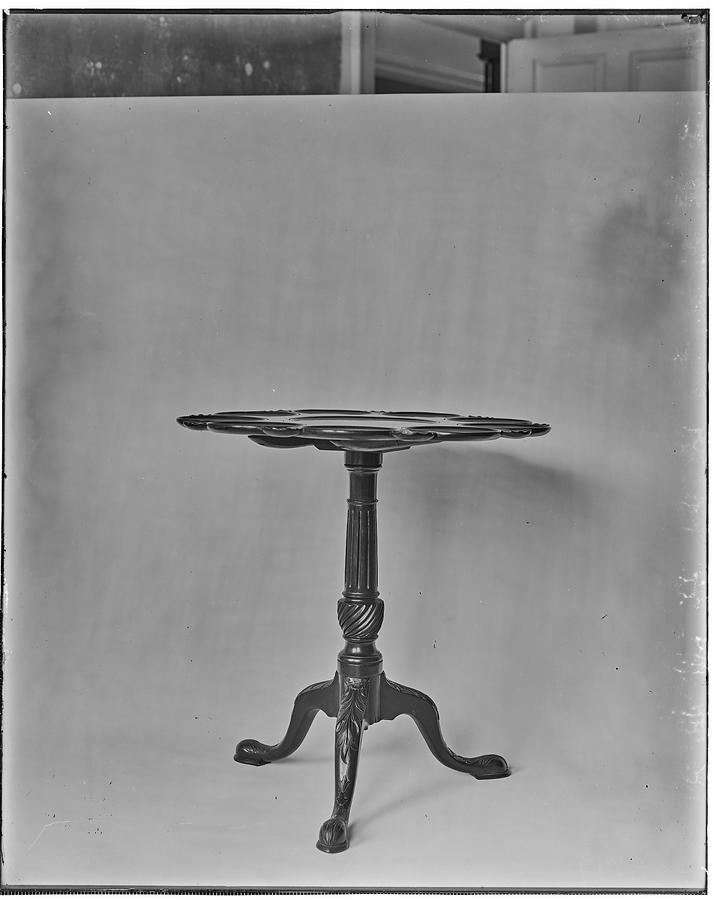 Tilt-Top Table | RISD Museum
